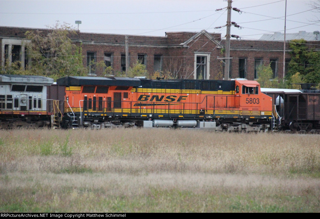BNSF 5803